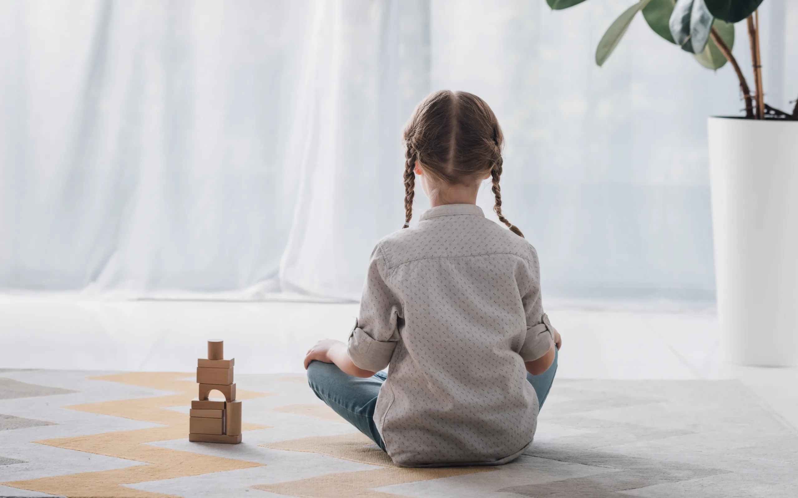 Μην το πεις ποτέ αυτό στο παιδί σου: Τα 8 λάθη που γκρεμίζουν την ...