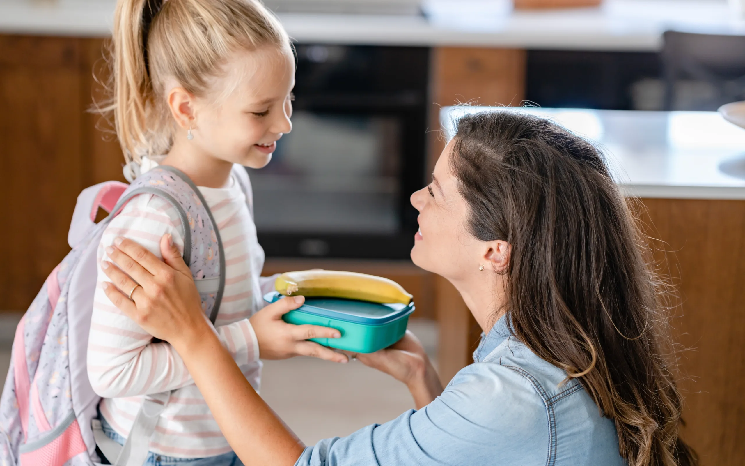 Τέλος η πρωινή «μάχη»: 8 tips για να πηγαίνει το παιδί σχολείο στην ώρα ...